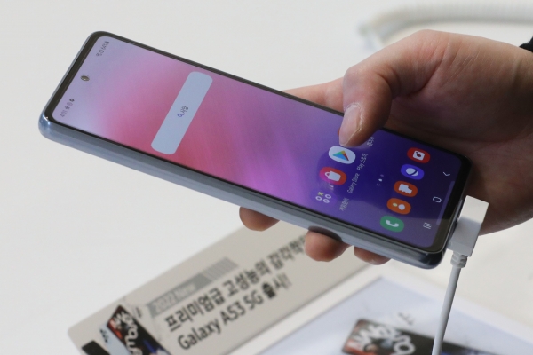 “이젠 5G 스마트폰으로 LTE도 가능”…SK텔레콤 가장 먼저