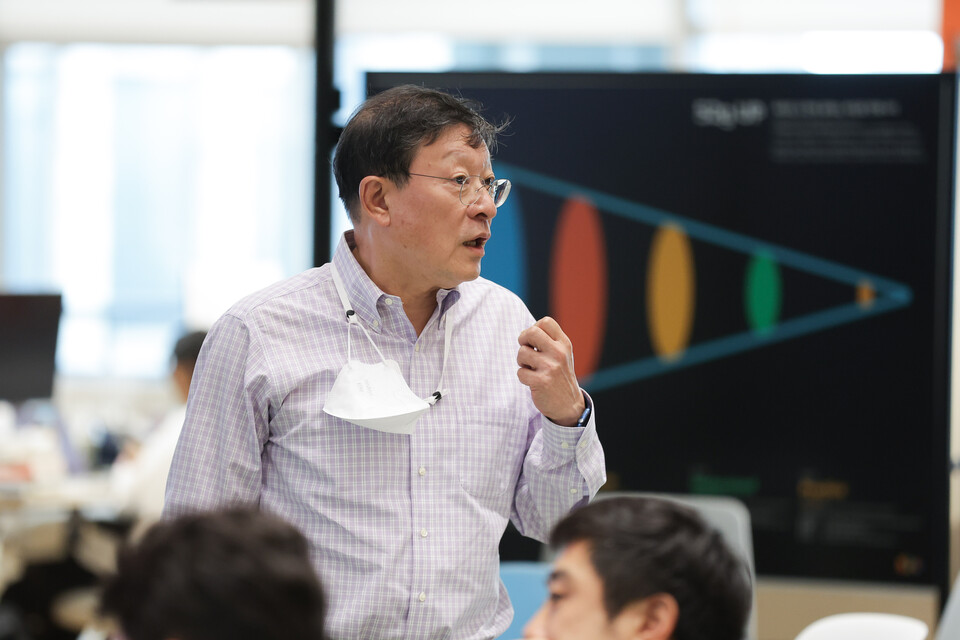 [2025 10대 그룹 키워드⑧ GS]허태수 회장 “‘52g’로 일하는 방식 개편”